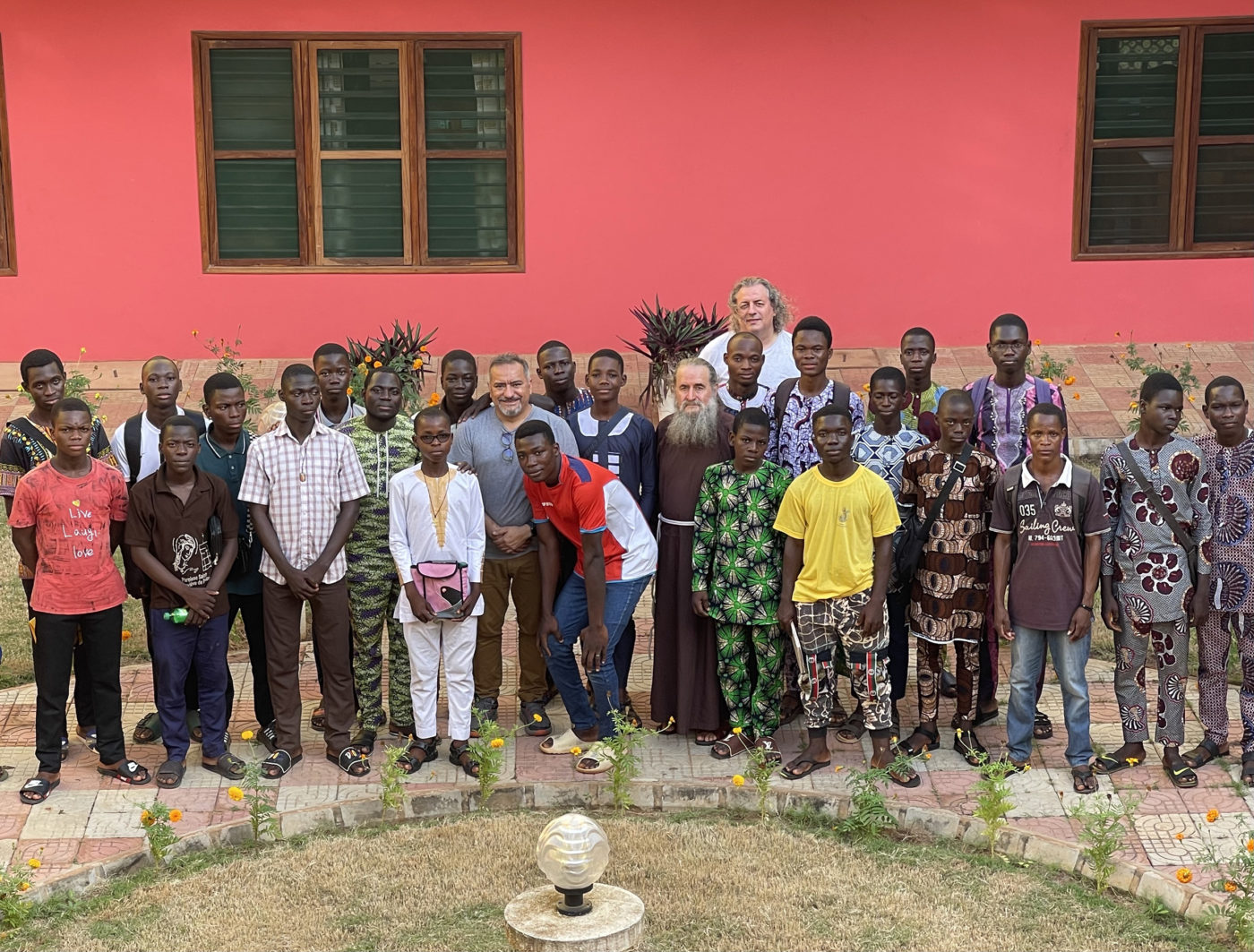 Visita del Padre General a las Comunidades de África - Religiosos ...