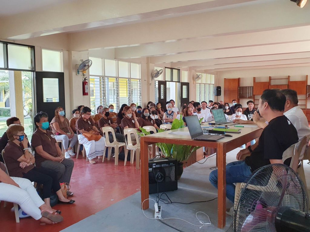 Familia amigoniana filipina en modo sinodal - Religiosos Terciarios ...